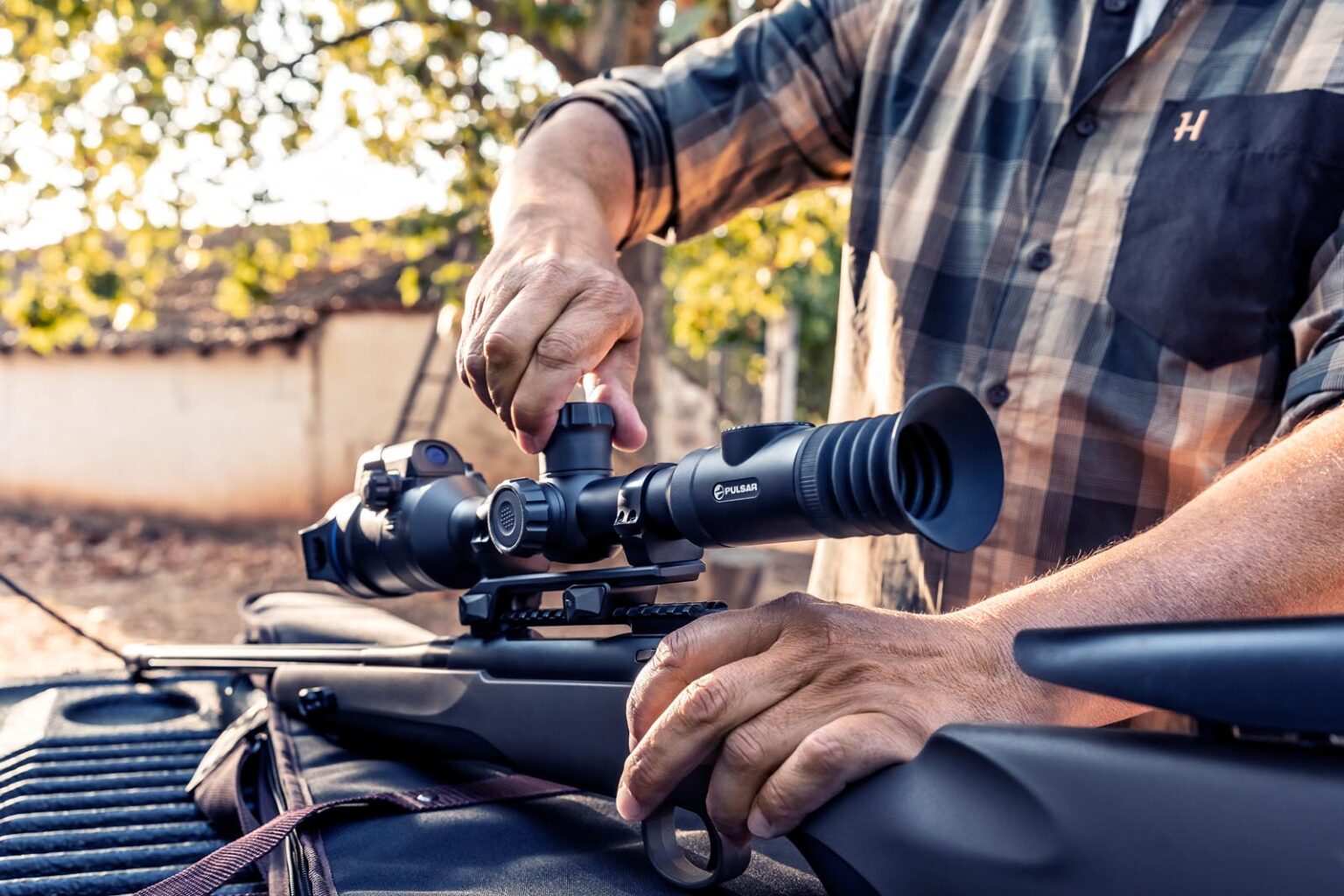Pulsar Thermion Duo DXP50 | Day & Night Multispectral Riflescope